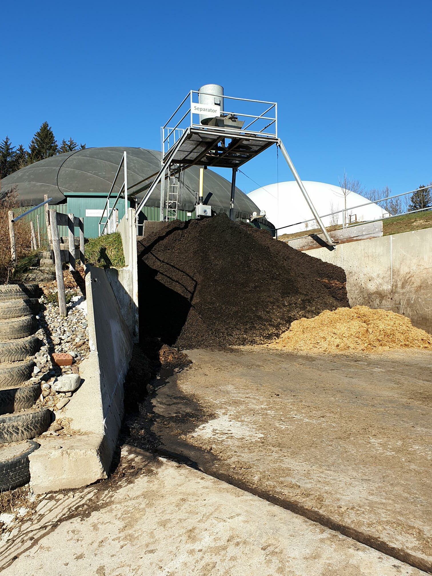 Tekniske løsninger og økonomiske vurderinger for behandling av biorest ...